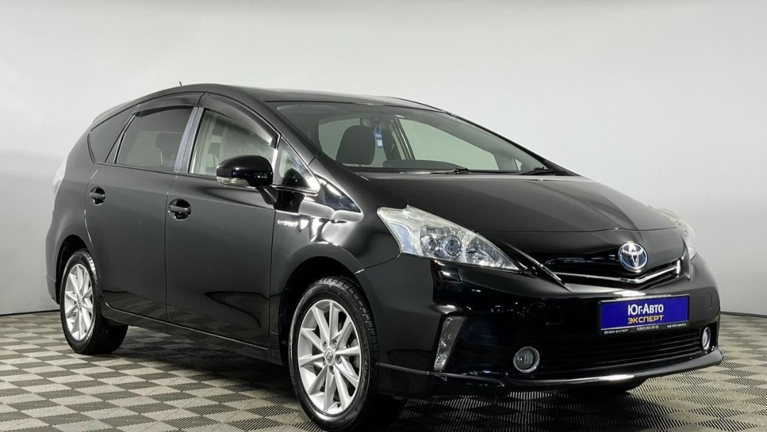 Toyota Prius Alpha 1.8 гибридный 2013 | на DRIVE2