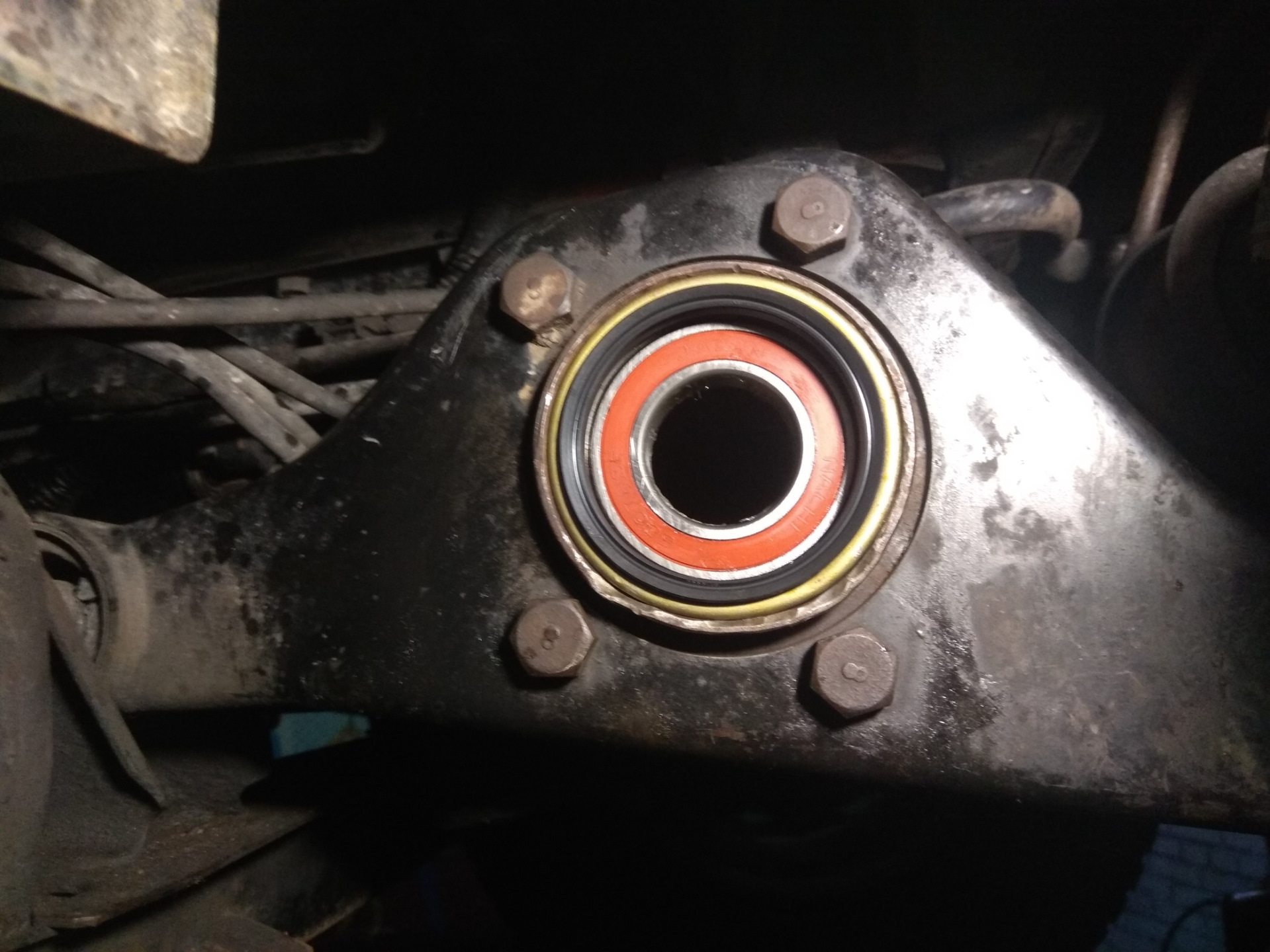 Подшипник переднего чулка — Mitsubishi Pajero (3G), 3,2 л, 2002 года ...