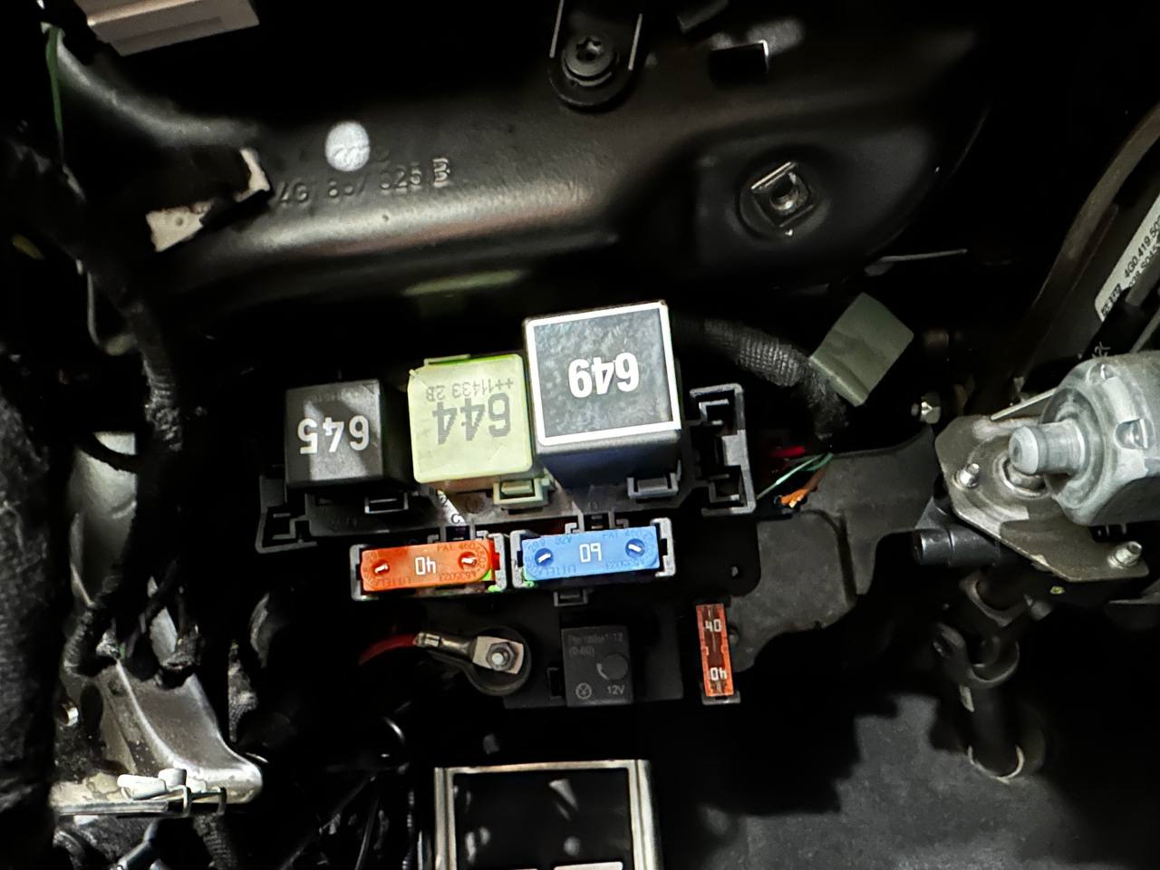 Установка 4-х зонного климат-контроля с электронным отопителем PTC (Z35 ...