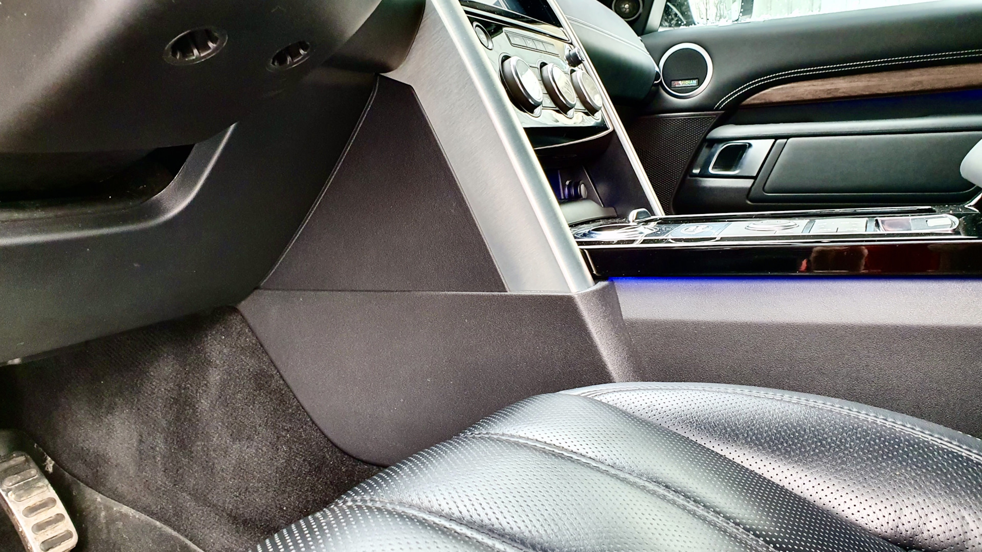 Детали интерьера RR L405 установлены в Discovery 5 — Land Rover ...