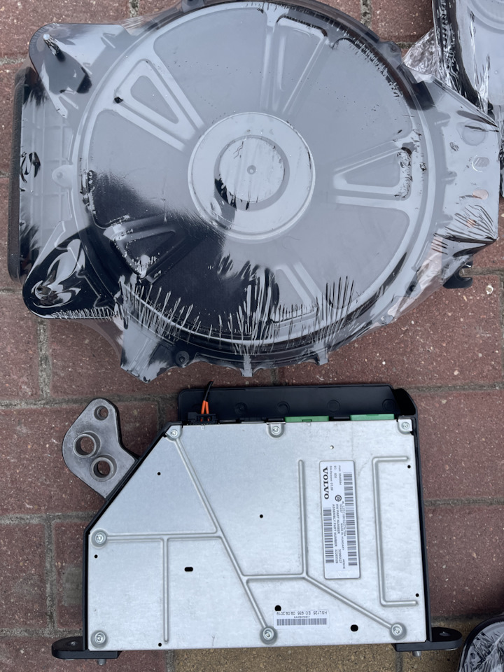 Комплект Harman Kardon XC90 на Volvo S90 (2G), Volvo V90 (2G), Volvo ...