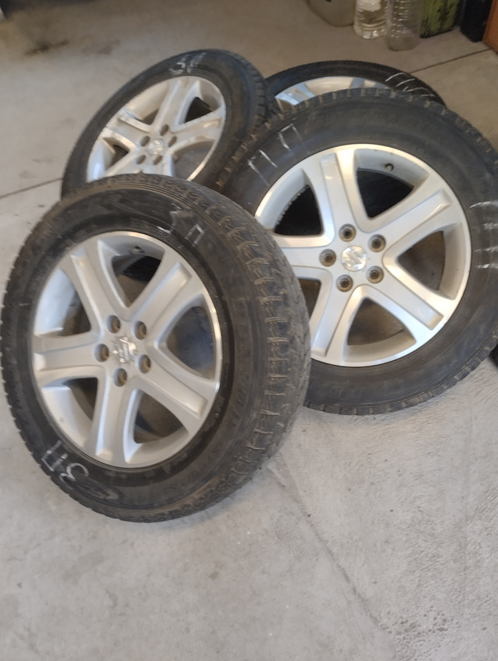 Шины зимние нешипованные Dunlop 225/65 R17, литые диски Suzuki Enkei 6 ...