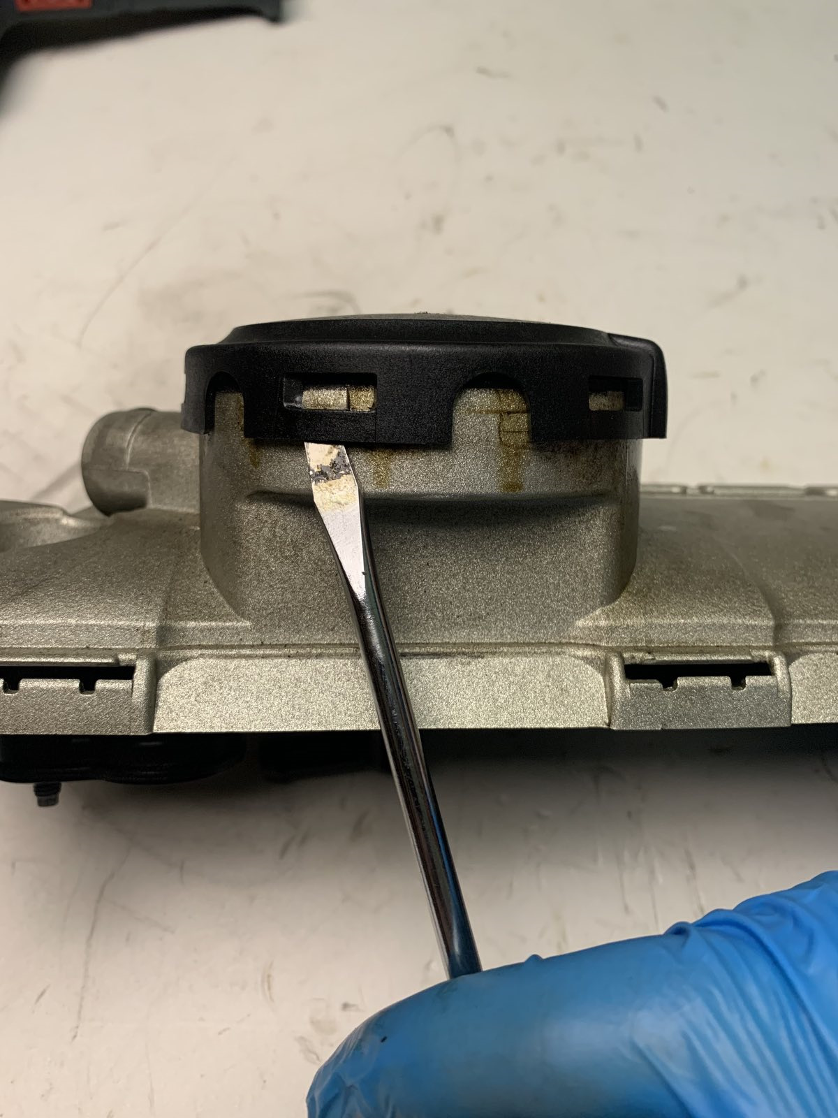 Замена мембраны маслоотделителя Porsche Cayenne 4.8L M48.51 94810723653 ...