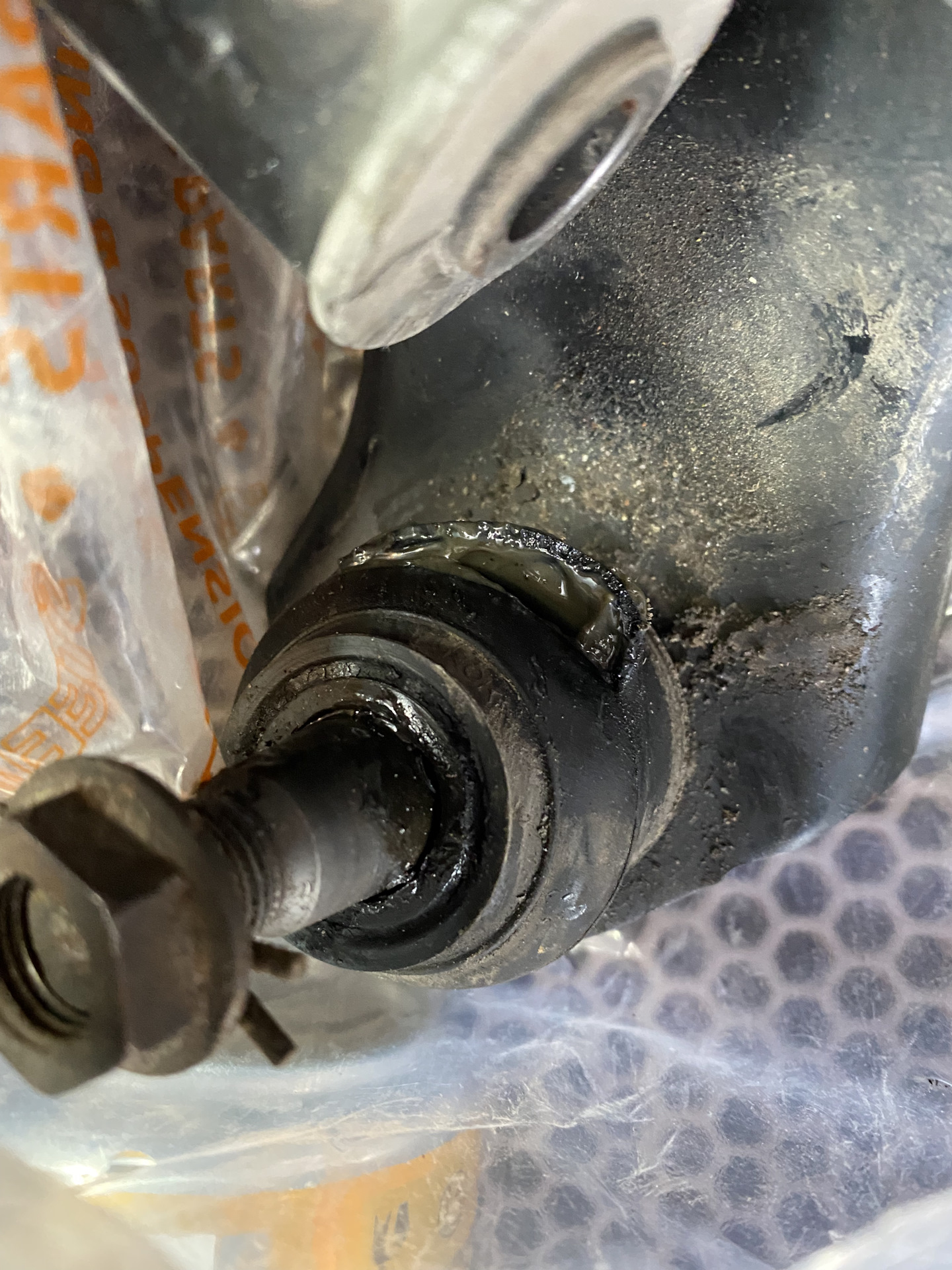 Замена рычагов и колодки. — Nissan Moco III, 0,7 л, 2012 года | запчасти | DRIVE2