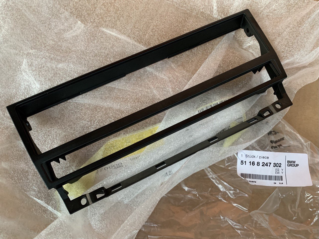 Замена центральной консоли, подлокотника и декоративной вставки ...