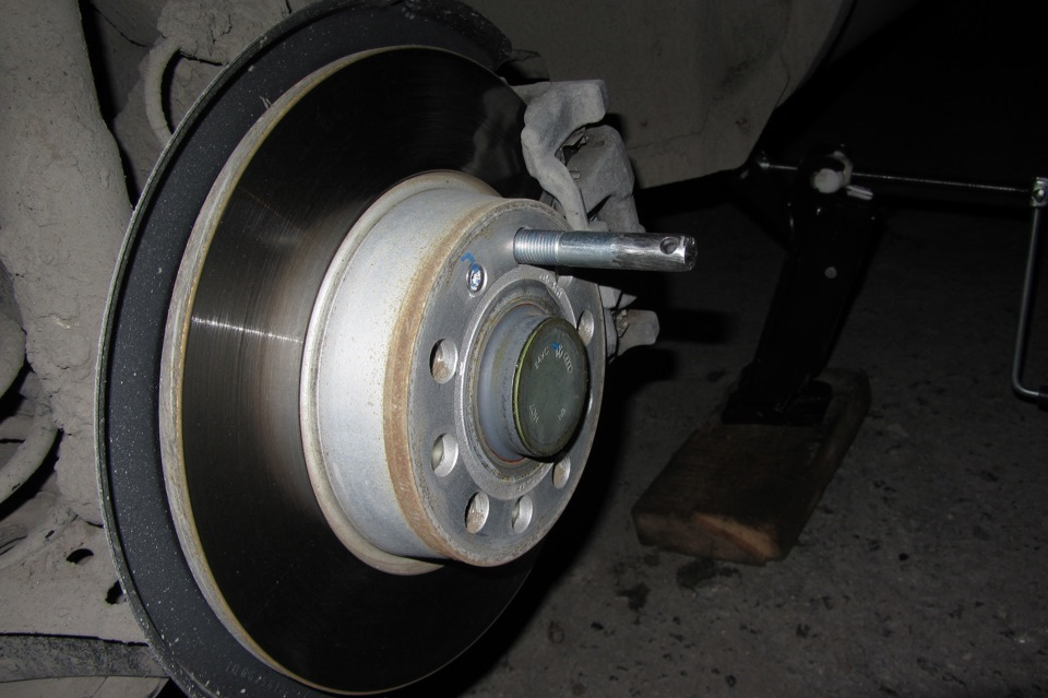 Шифт (направляющая), при демонтаже или монтаже колеса. — Volkswagen ...