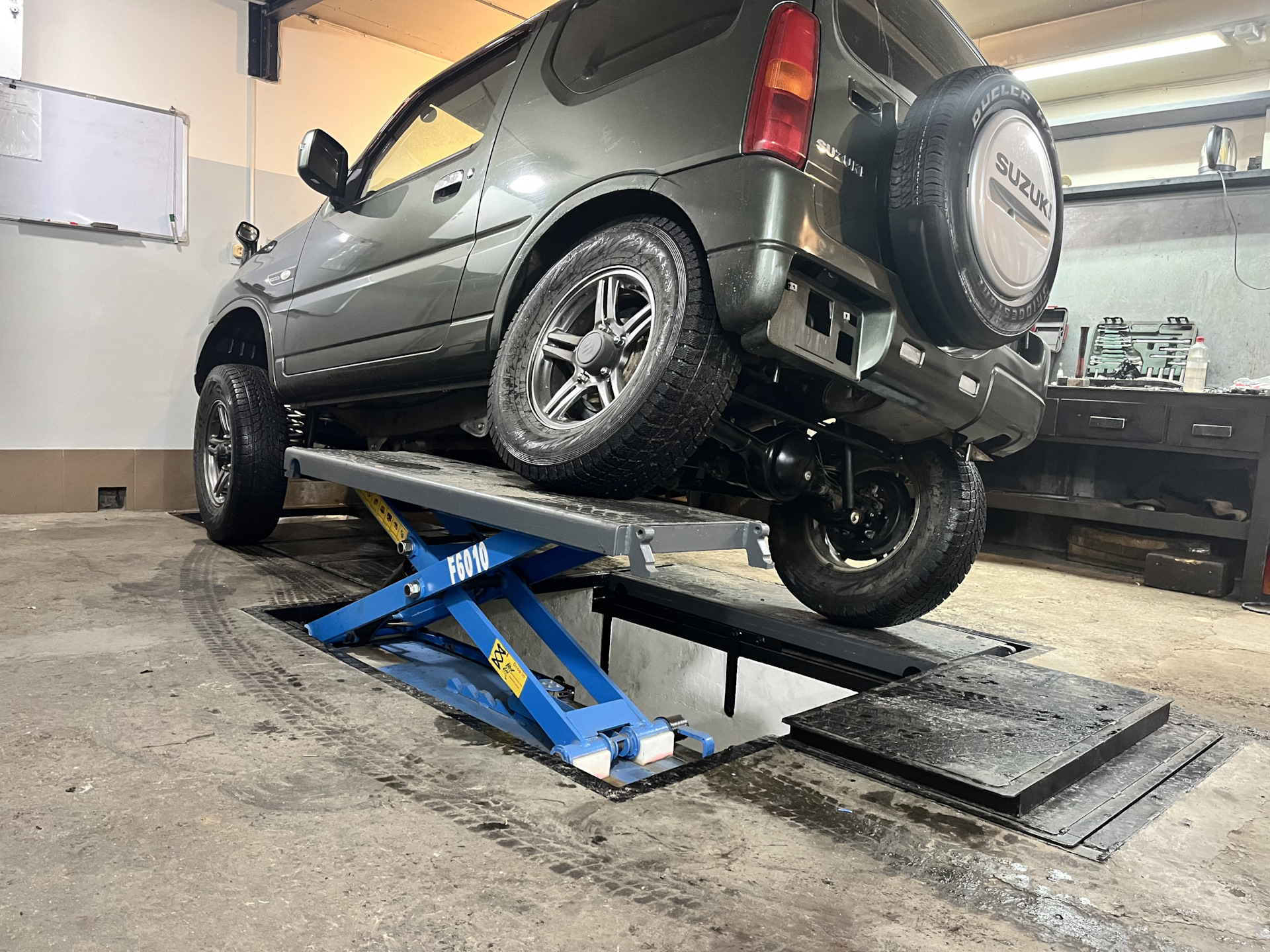 Почти лифт — Suzuki Jimny (1G), 0,7 л, 2015 года | прикол | DRIVE2