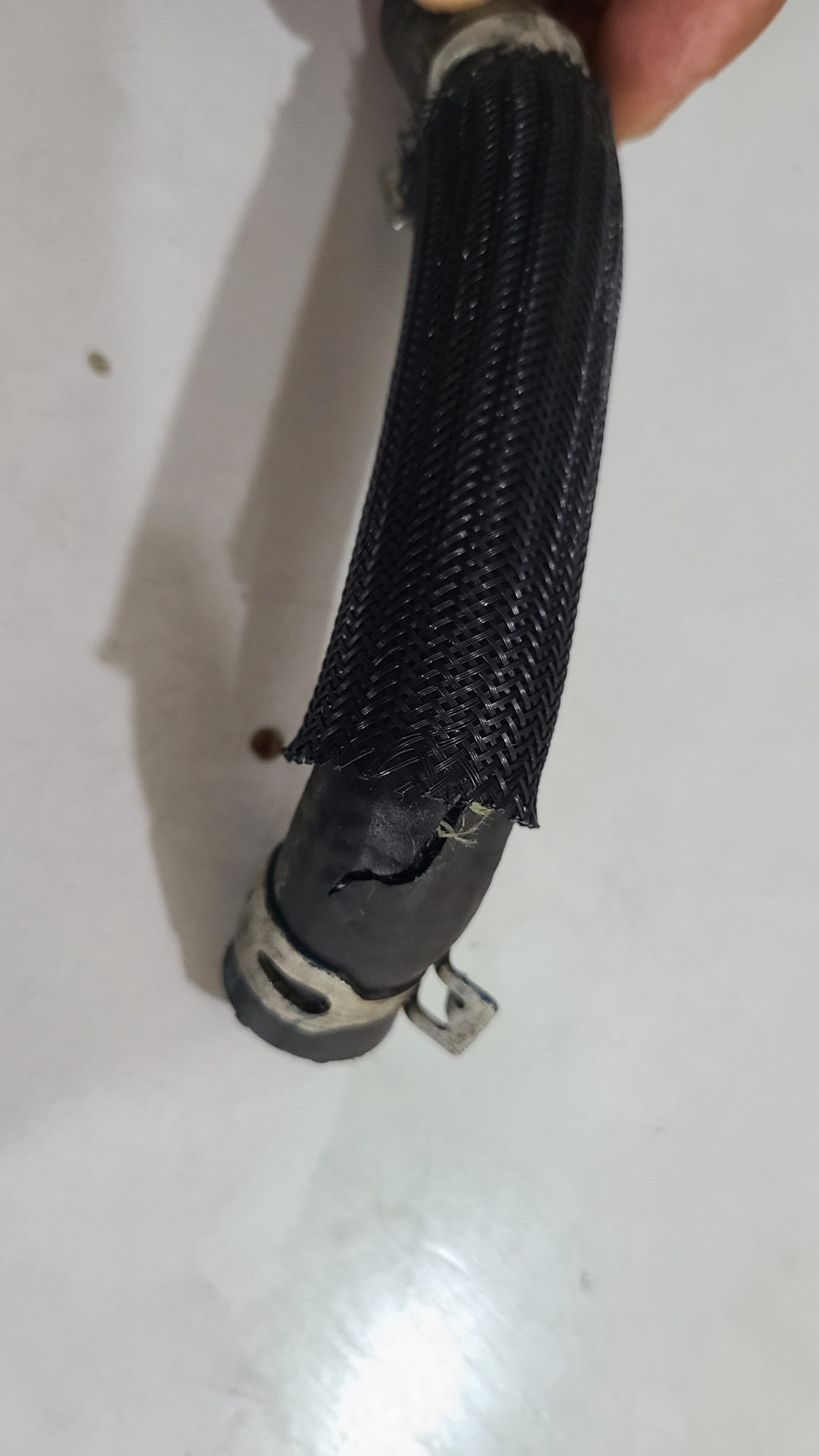 Первая подстава — патрубок — Peugeot 308 SW (2G), 2 л, 2019 года ...