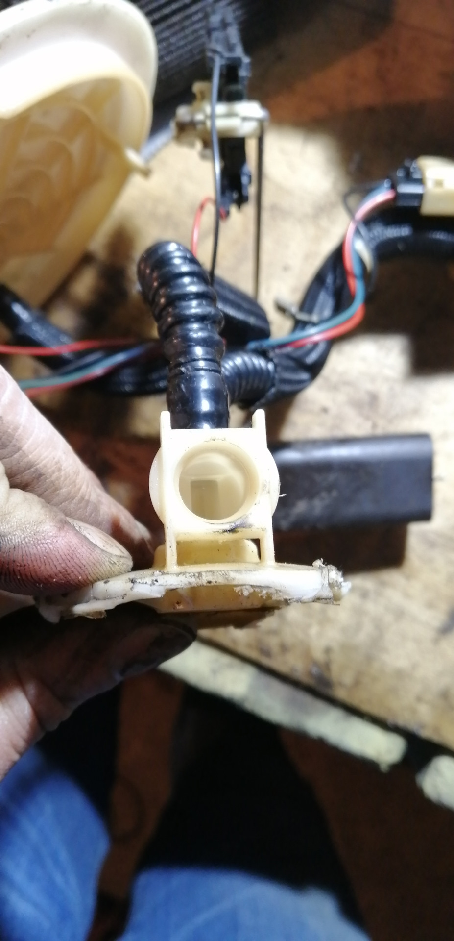 Замена топливного фильтра и чистка сеток opel — Opel Astra H GTC, 1,8 л ...