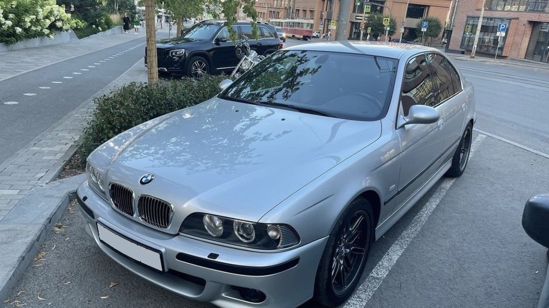BMW M5 (E39) 5.0 бензиновый 2001 | Titanium Silver (354) на DRIVE2