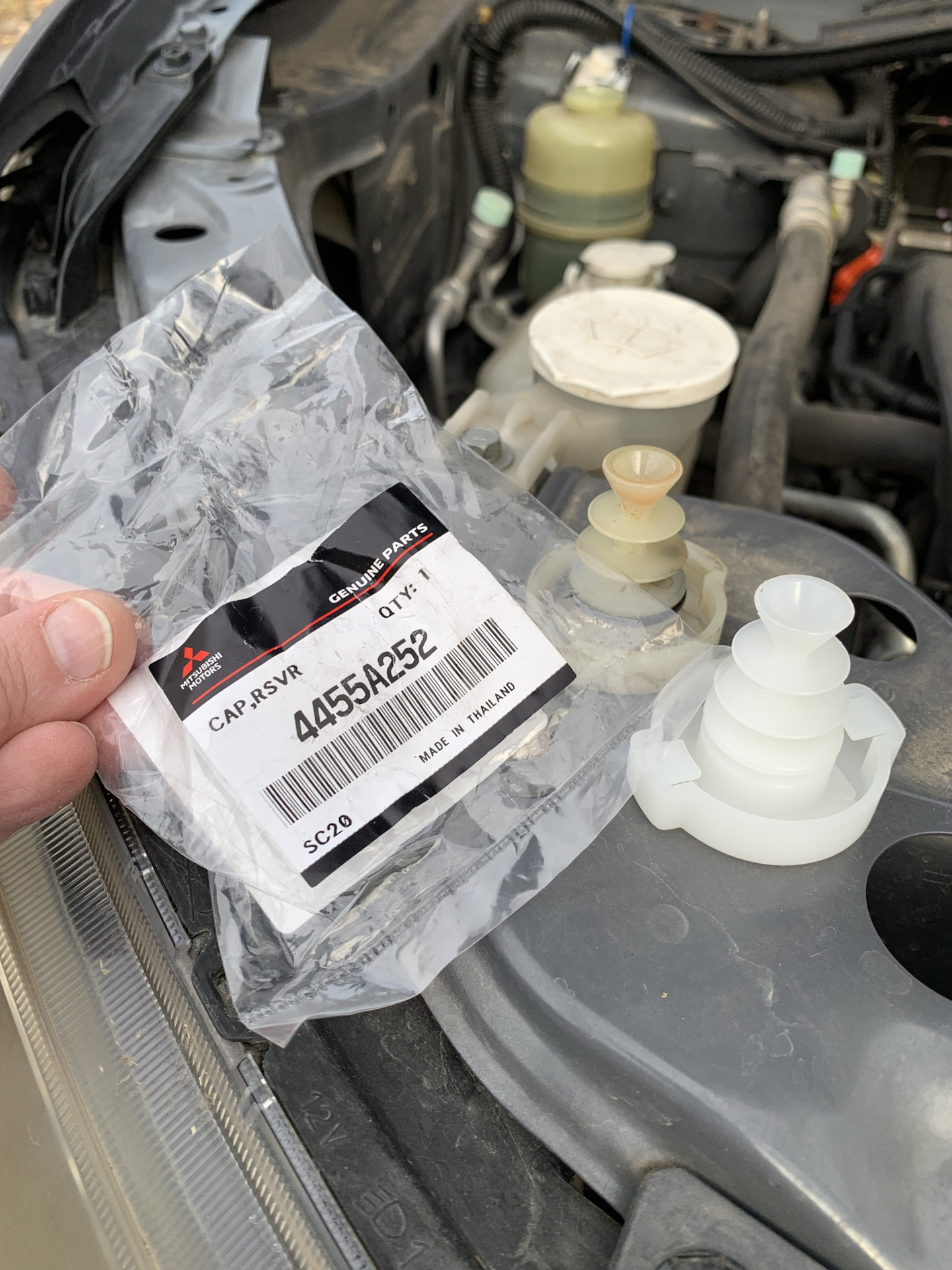 Улучшение уровня комфорта. — Mitsubishi Outlander XL, 2,4 л, 2008 года ...