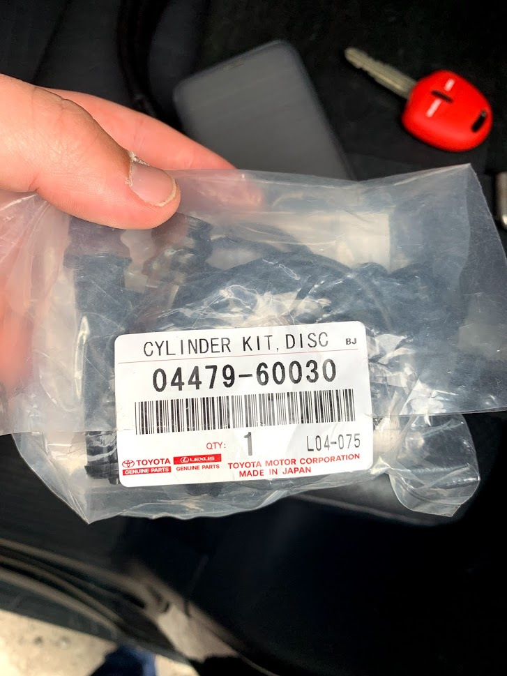 Замена тормозных дисков — Mitsubishi Pajero (4G), 3,2 л, 2010 года ...