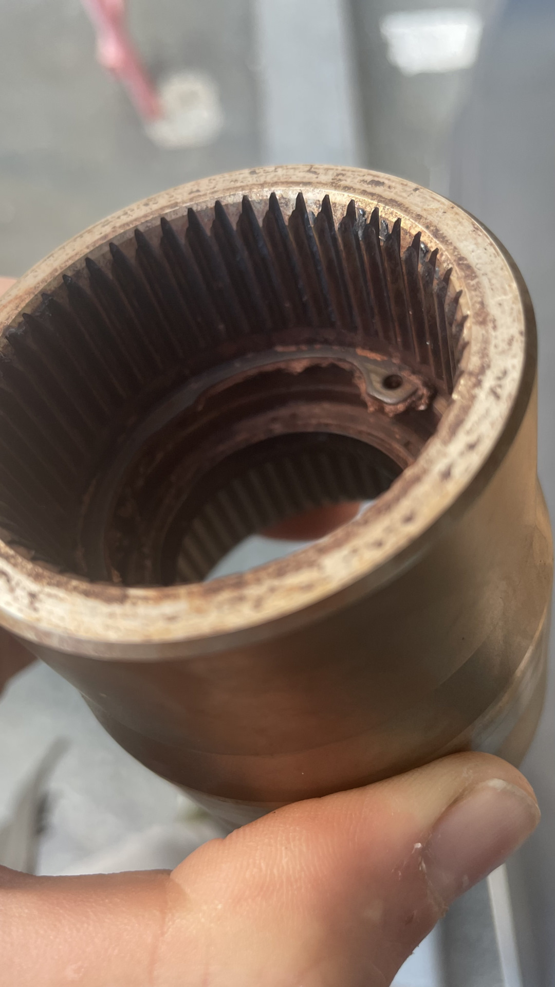 Замена втулки угловой передачи. — Volvo XC70 III, 2,4 л, 2008 года ...