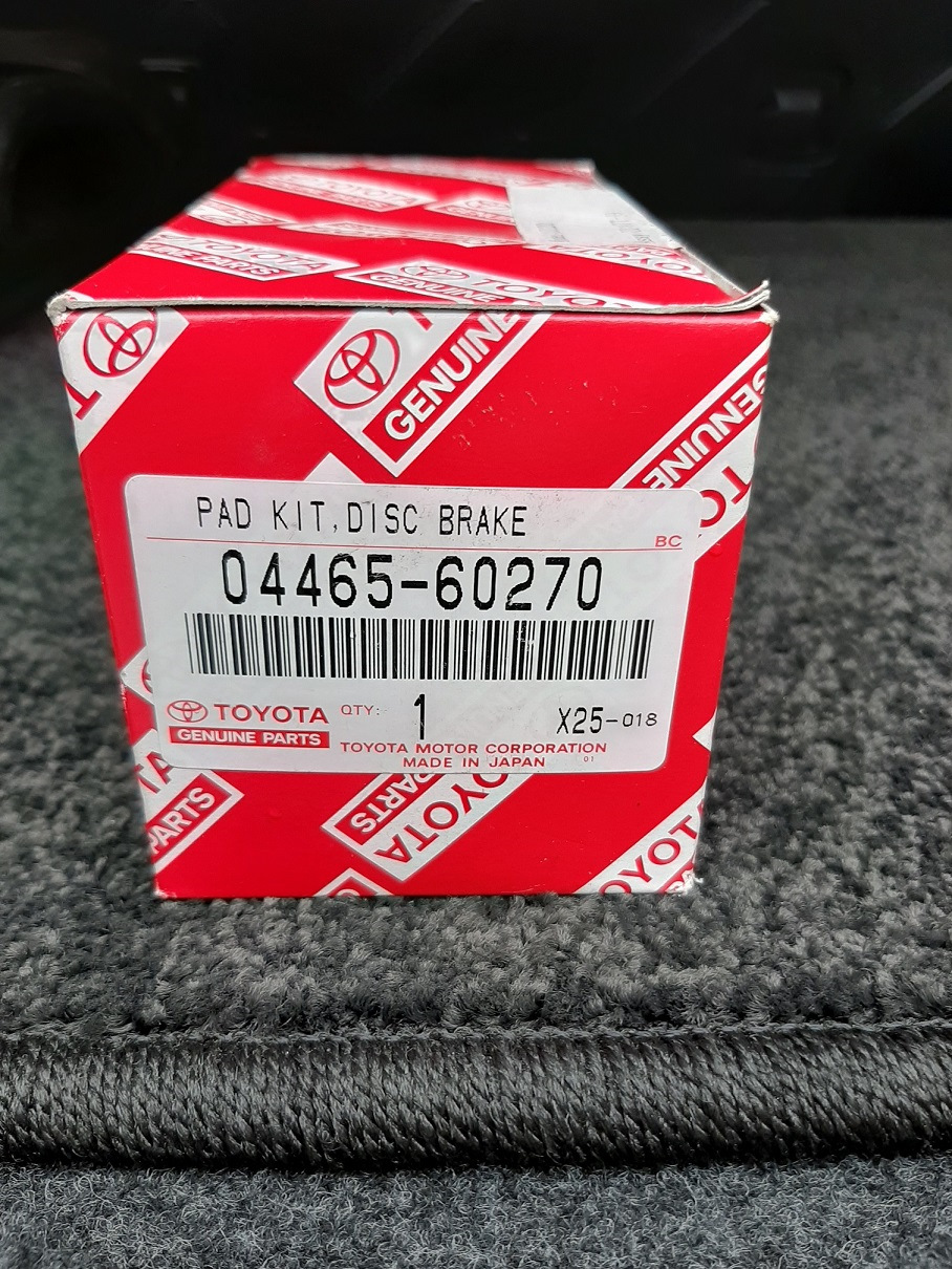 Меняем передние тормозные колодки — Toyota FJ Cruiser, 4 л, 2015 года ...