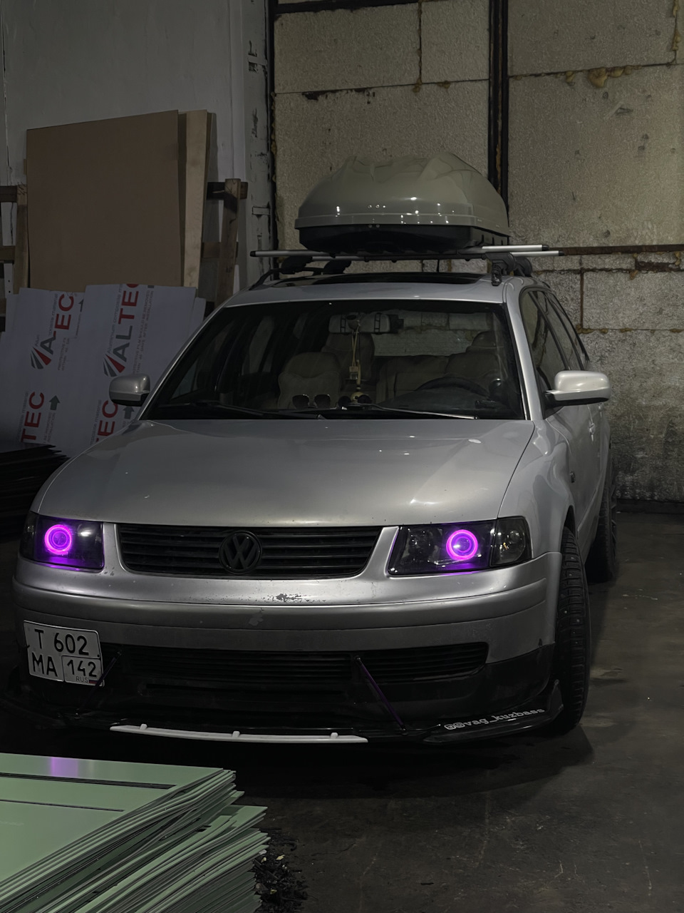 Установка ангельских глазок👀 — Volkswagen Passat Variant (B5), 1,8 л, 1999 года | тюнинг | DRIVE2