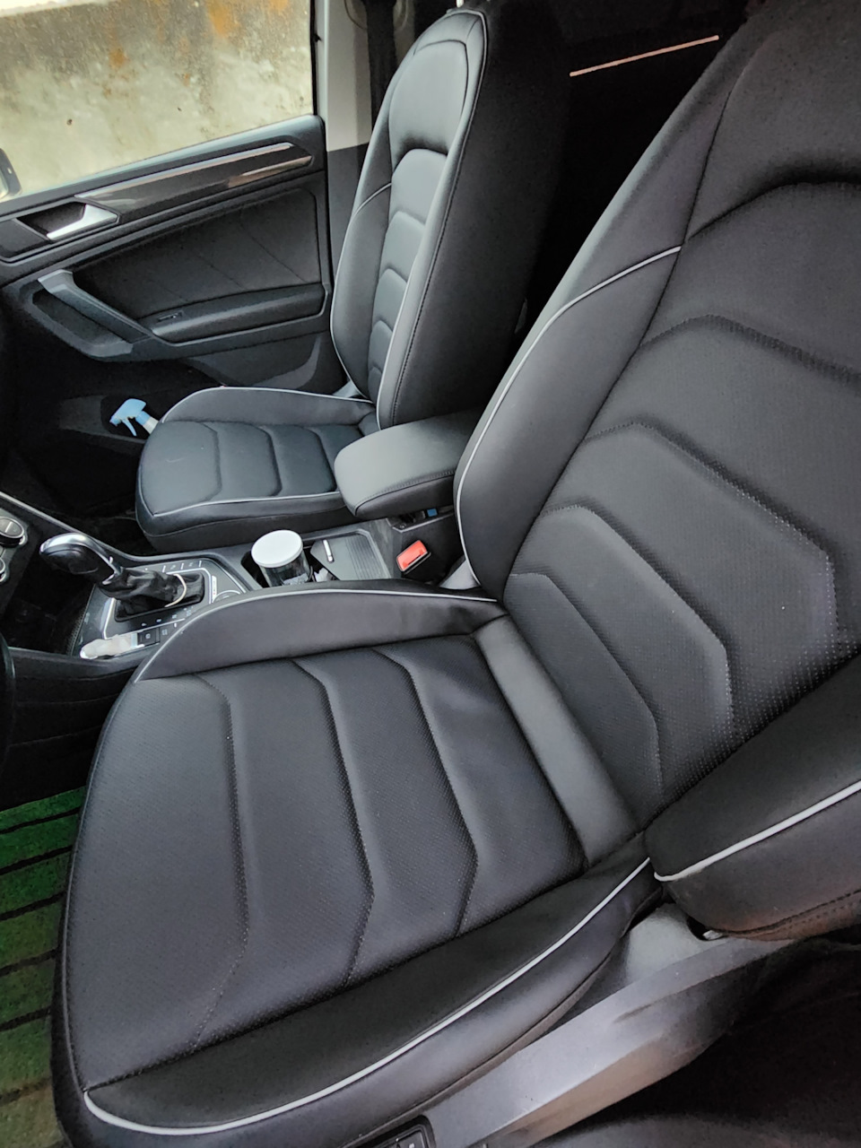 Перетянул передние сиденья — Volkswagen Tiguan (2G), 2 л, 2019 года ...