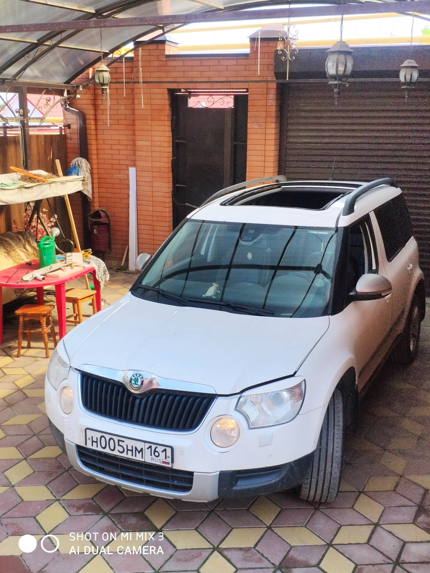 Обслужил панорамную крышу или Skoda Yeti с кузовом TARGA — Skoda Yeti, 1,2 л, 2011 года ...