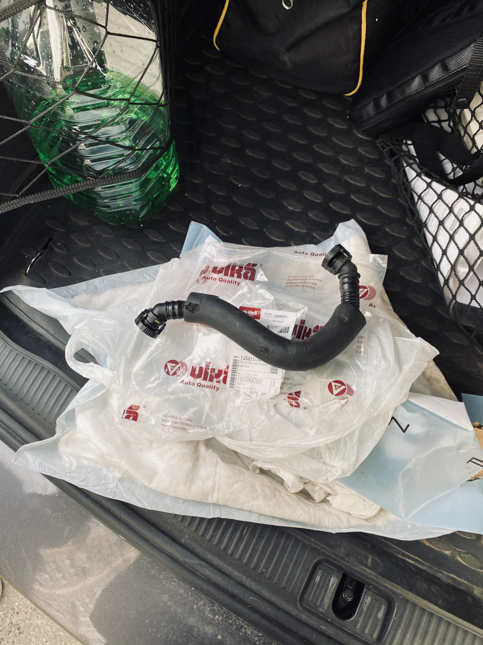 Заменил трубки вентиляции от МО до турбины и от МО до впуска 06H 103 ...