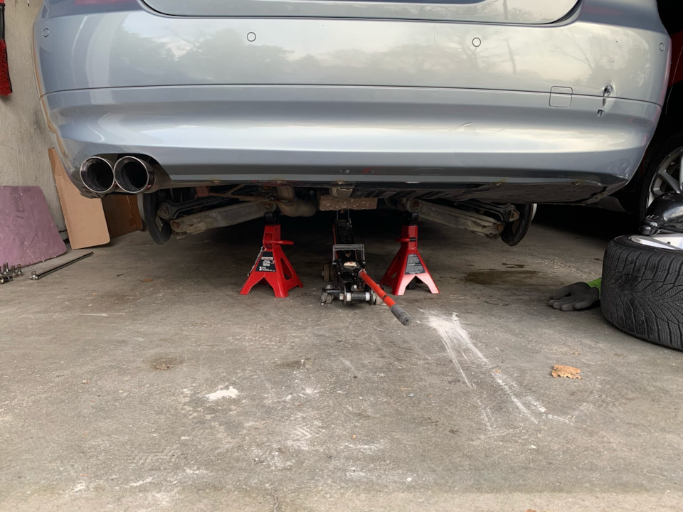 Замена тормозной жидкости — BMW 3 series (E90), 3 л, 2006 года ...