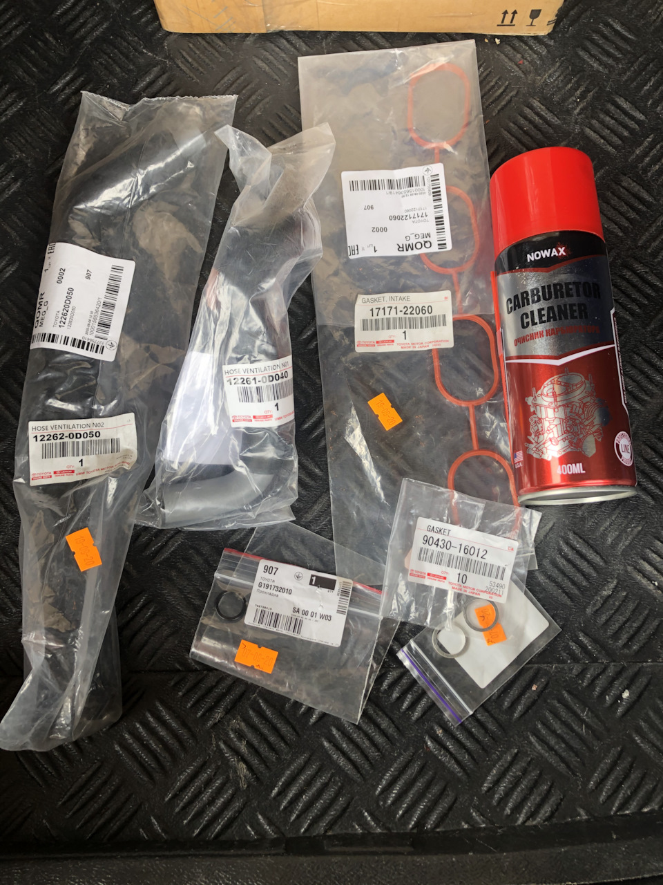 Замена прокладки впускного коллектора — Toyota Avensis II, 1,8 л, 2005 ...