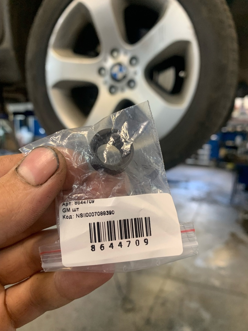 Обслуживание АКПП GM 5L 40, замена масла раздатки, обслуживание задних ...