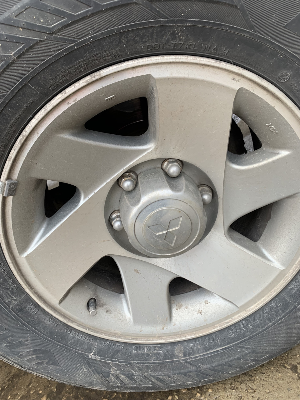 Чистка хрома и эмблема двери багажника — Mitsubishi Pajero Sport (1G ...