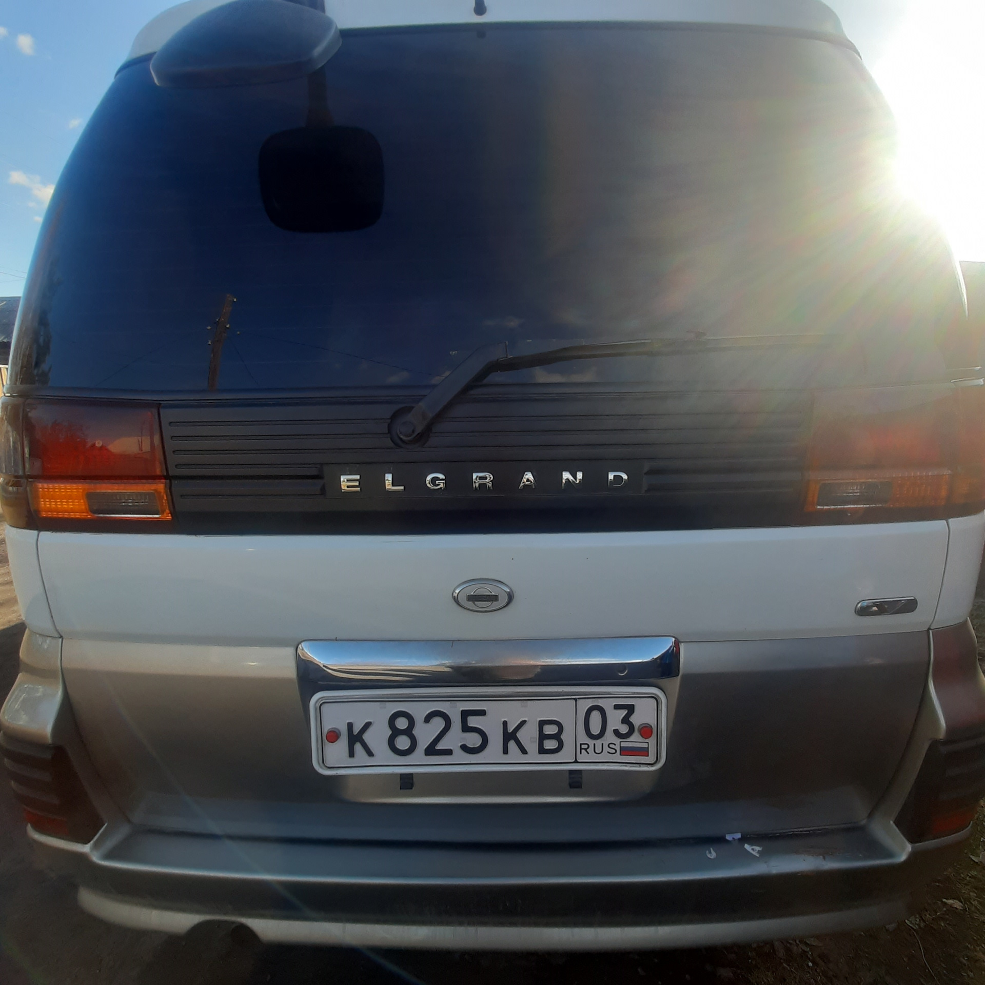 Буквы на заднюю дверь — Nissan Elgrand (E50), 3,2 л, 1997 года | стайлинг | DRIVE2