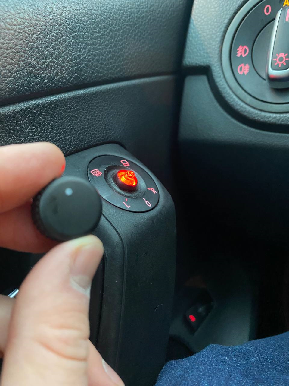 Джойстик регулировки зеркал — Volkswagen Polo Sedan, 1,6 л, 2018 года ...