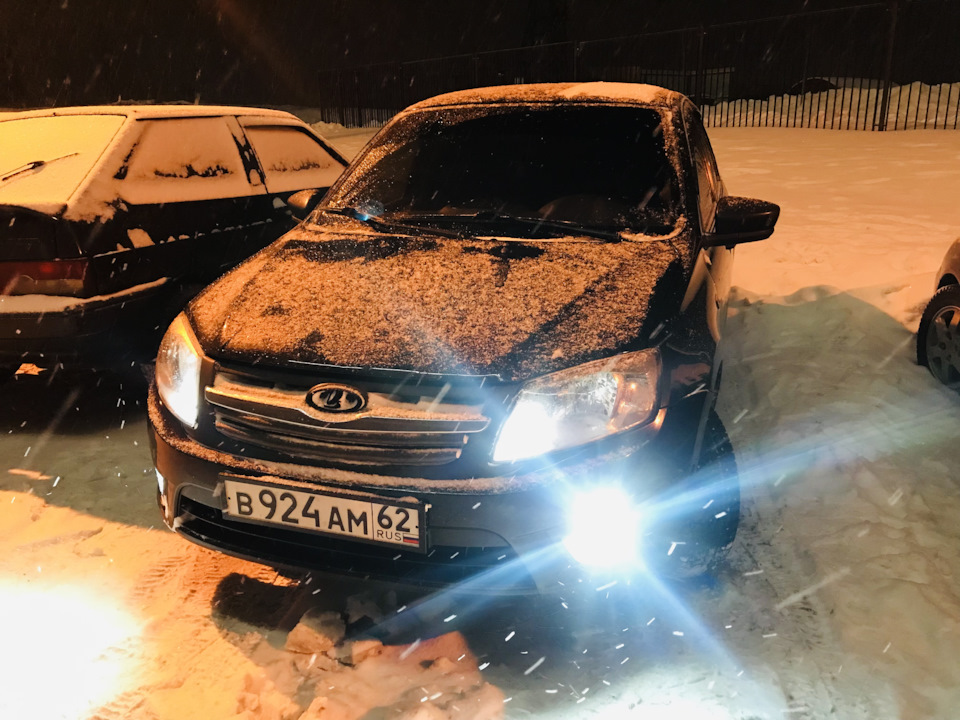 Туманки на бомж комплектации — Lada Гранта, 1,6 л, 2015 года | своими ...