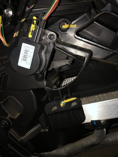 13372987 Электродвигатель заслонки отопителя, 10Вт GM | Запчасти на DRIVE2