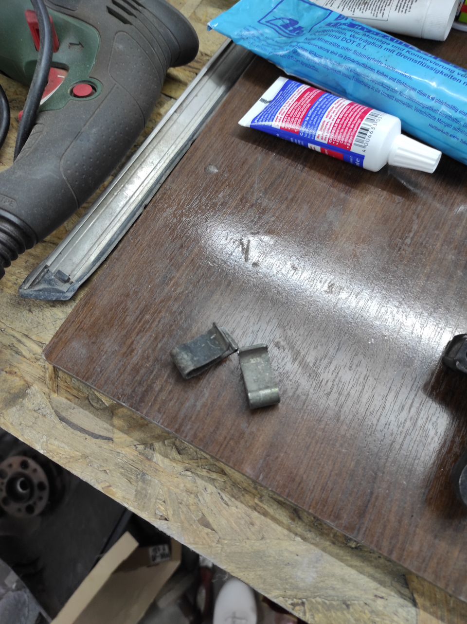 29 Диффузор вентилятора — Mercedes-Benz 190 (W201), 2 л, 1988 года ...