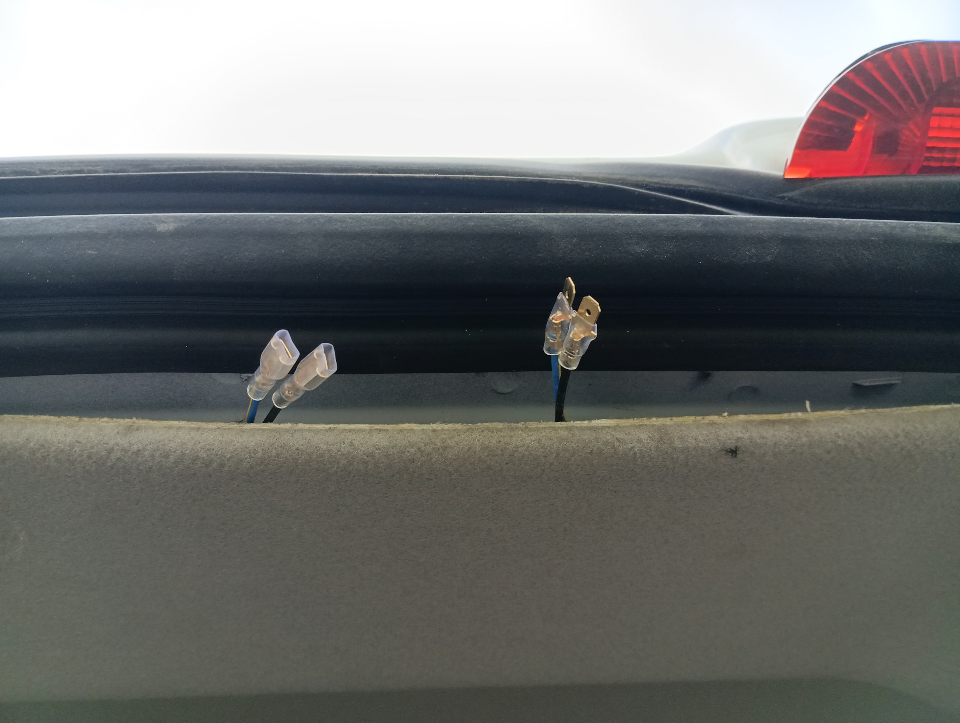 Стробоскоп в центральный фонарь стоп сигнала. — Sollers Atlant, 2,7 л, 2023 года | электроника ...