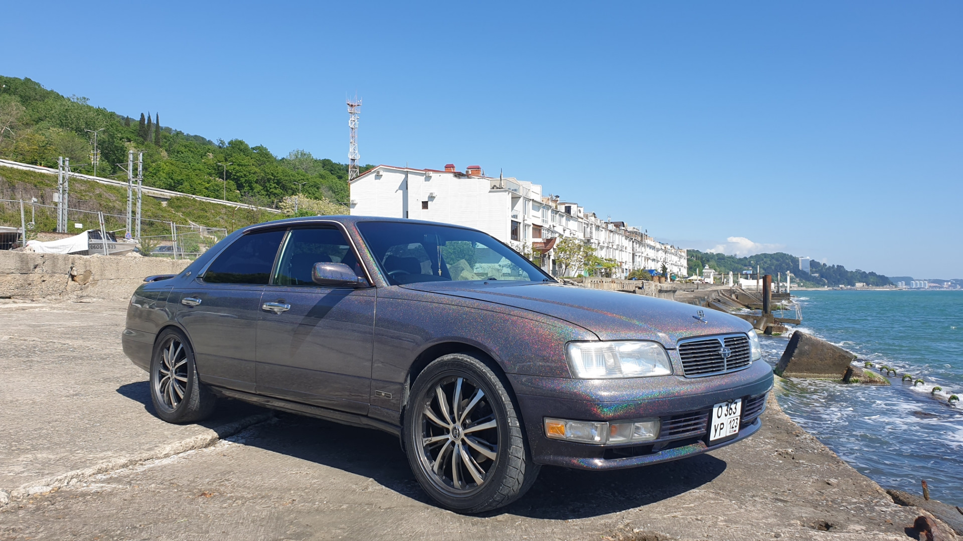 Солнце море и Глория в цвету.Весна однако. — Nissan Gloria (11G), 3 л ...