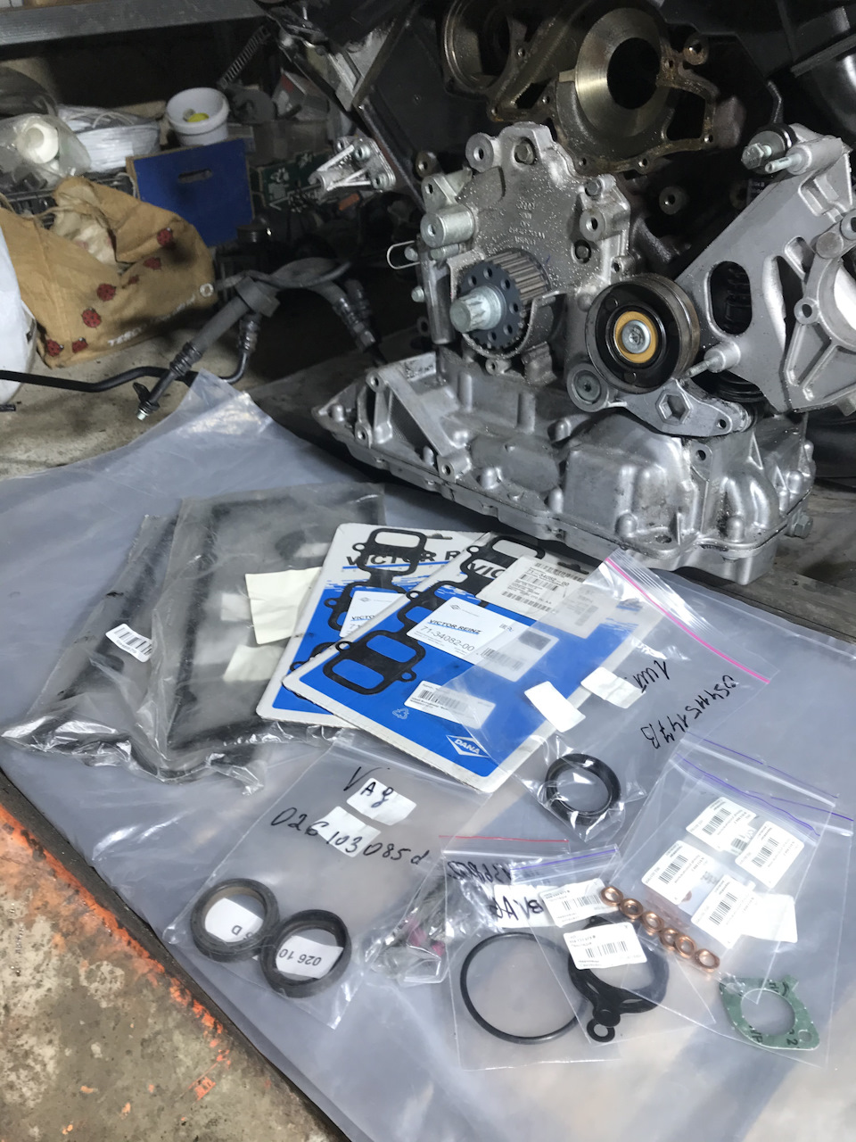 026103085D Сальник распредвала / 98~ VAG | Запчасти на DRIVE2