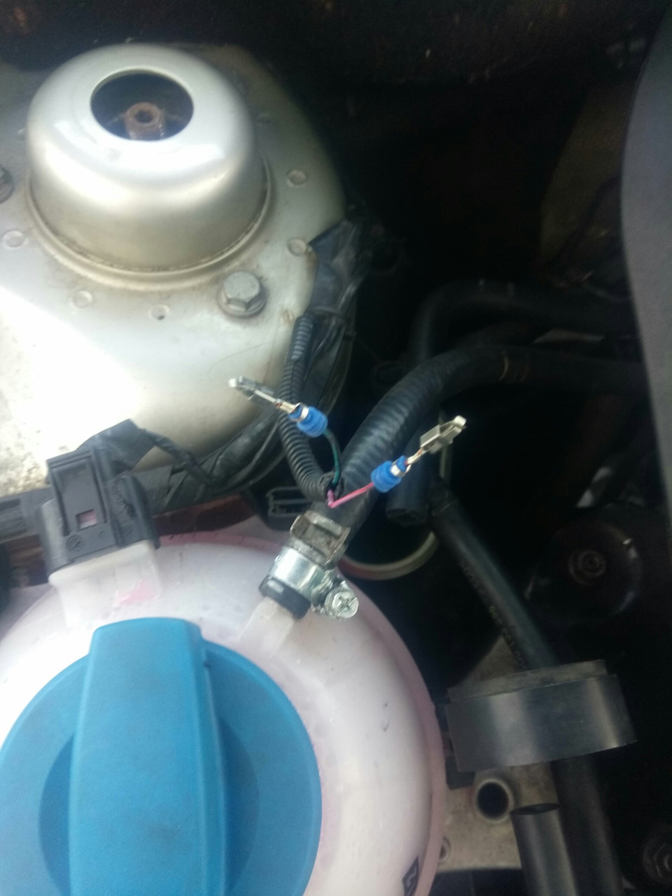 Замена клапан абсорбера — Skoda Fabia Combi Mk1, 1,4 л, 2002 года ...