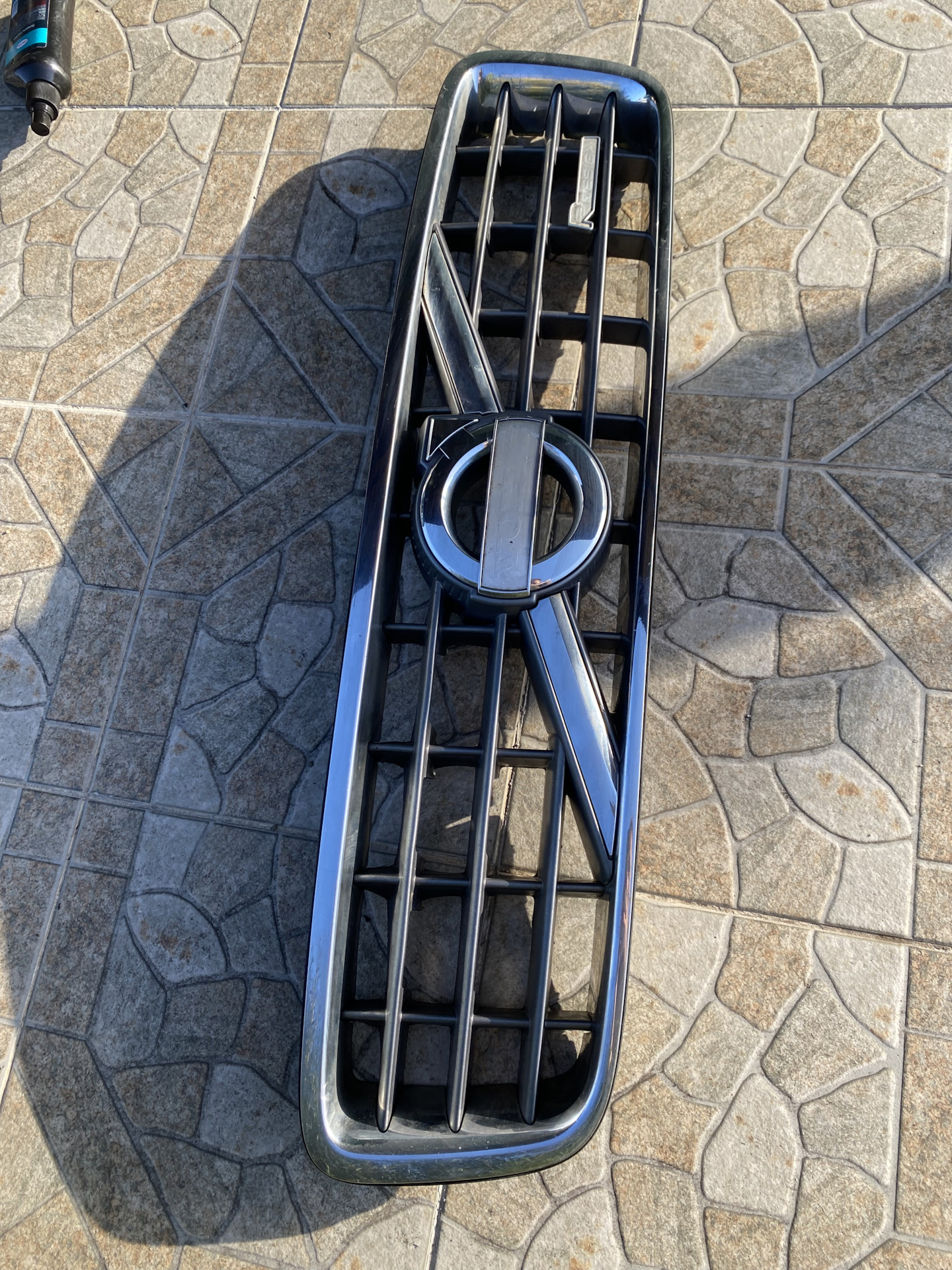 Решетка радиатора R-Design VolVo XC90 — Volvo_Barn_Spare на DRIVE2