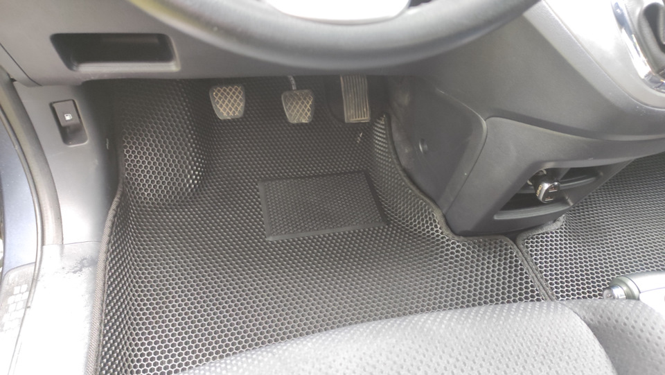 7. Коврики в салон — Honda CR-V (RE), 2 л, 2008 года | аксессуары | DRIVE2