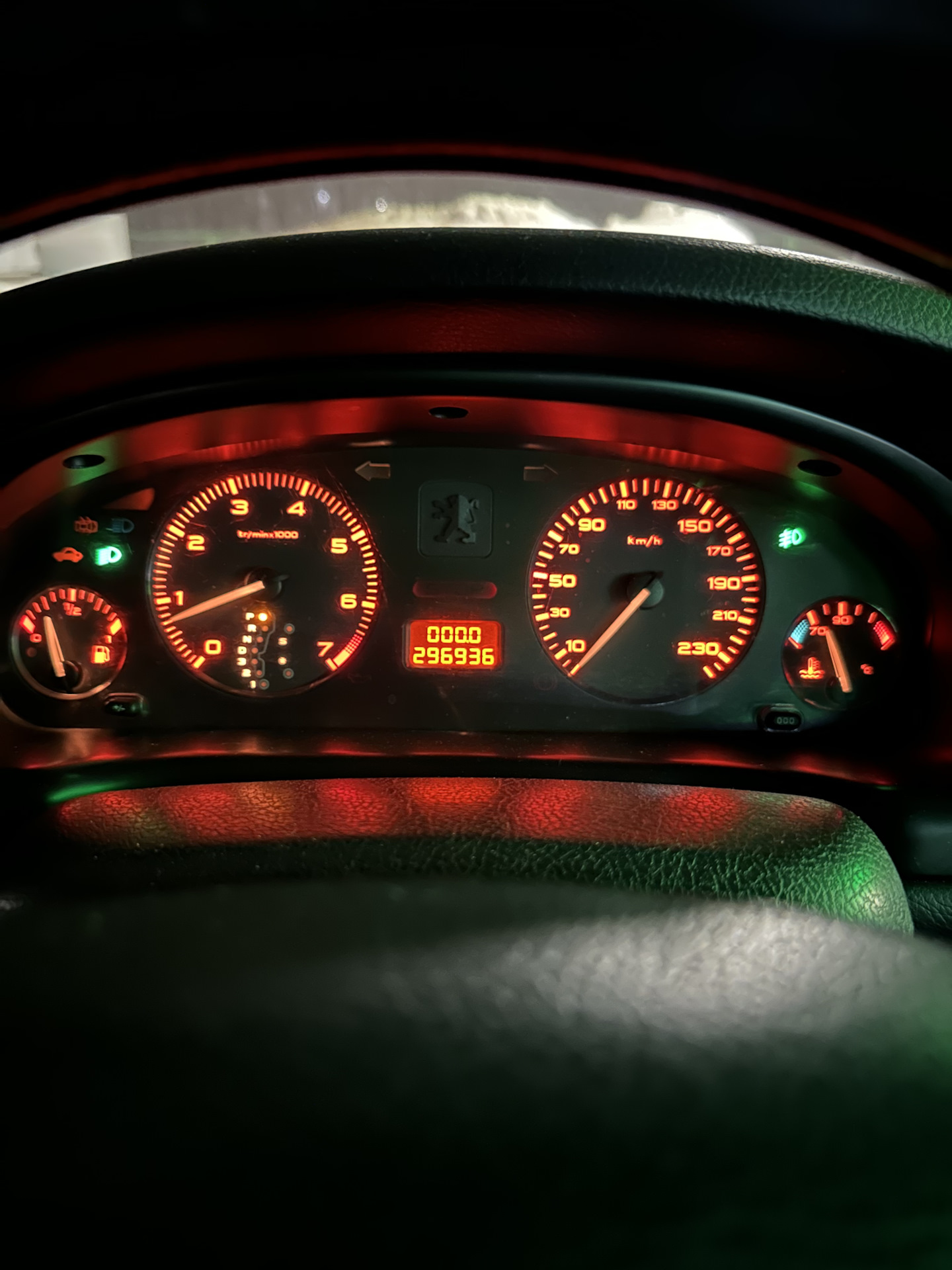 Датчик температуры воздуха в салоне. — Peugeot 406, 2 л, 2000 года ...