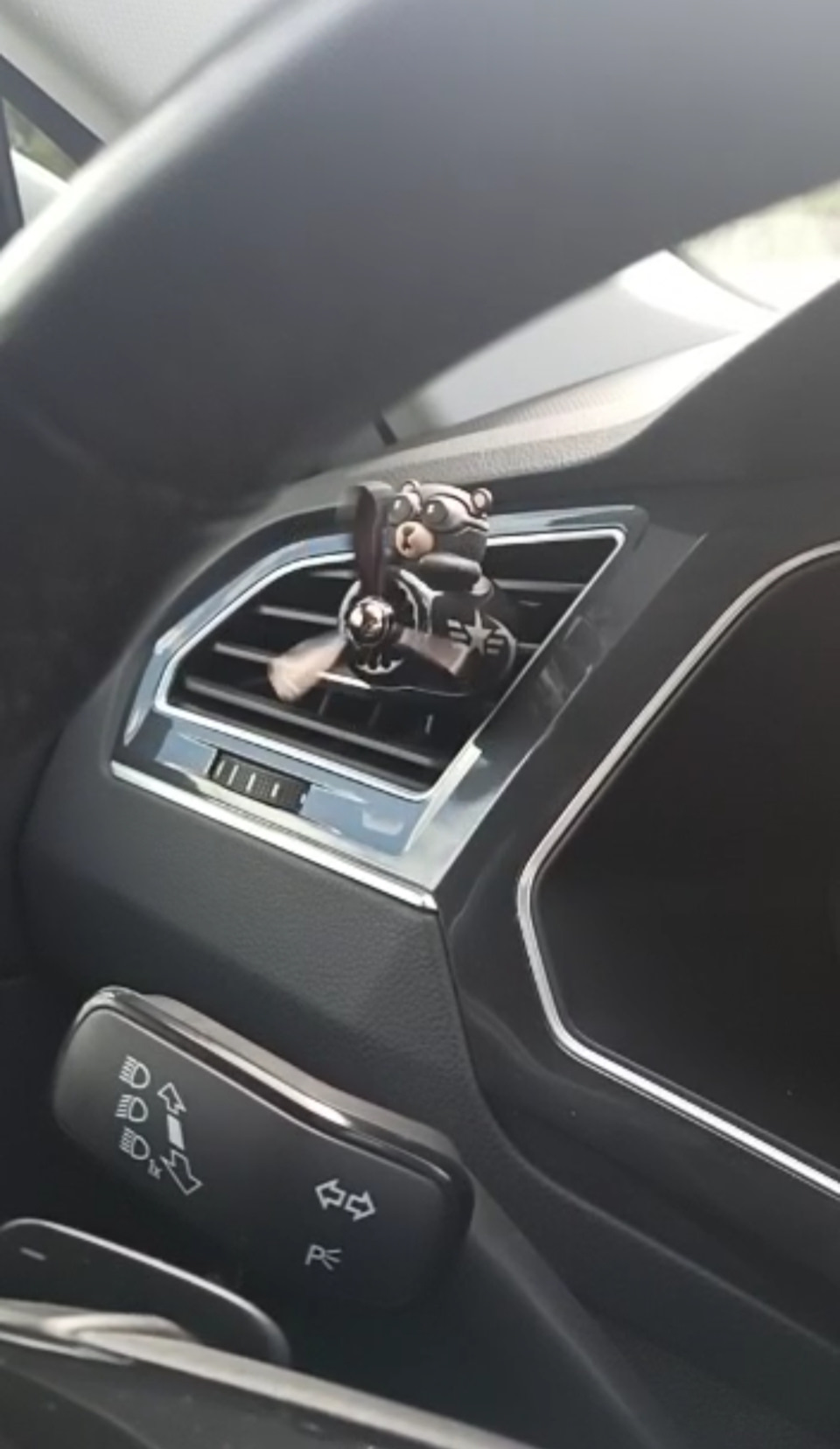 Второй пилот в Тигуан и крышка АКБ — Volkswagen Tiguan (2G), 2 л, 2017 ...
