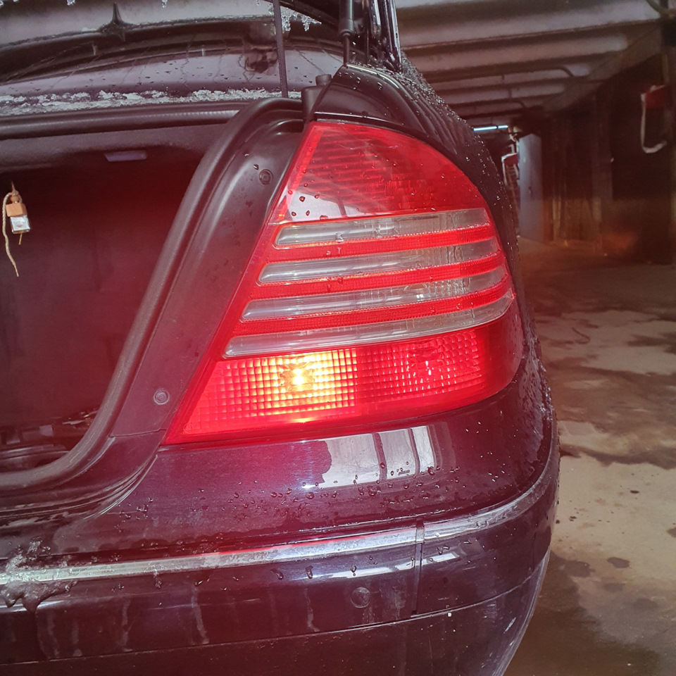 Задние противотуманки — Mercedes-Benz S-Class (W220), 5,5 л, 2005 года | своими руками | DRIVE2