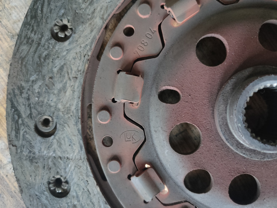 Замена сцепления, маховика МКПП — Volkswagen Passat B6, 1,8 л, 2008 ...