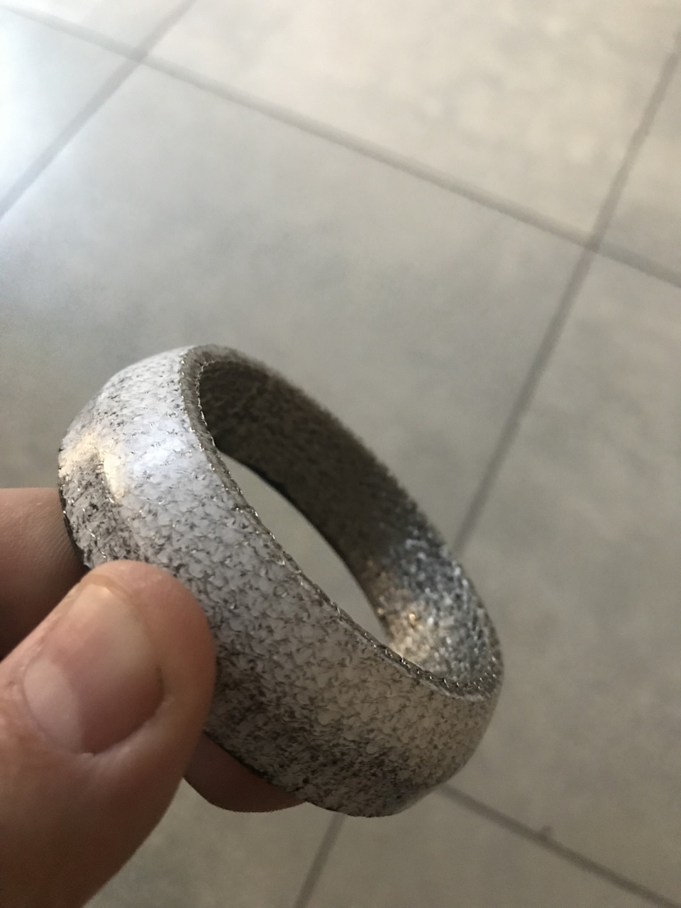 Уплотнительное кольцо на выпуск — Toyota Prius (20), 1,5 л, 2006 года ...