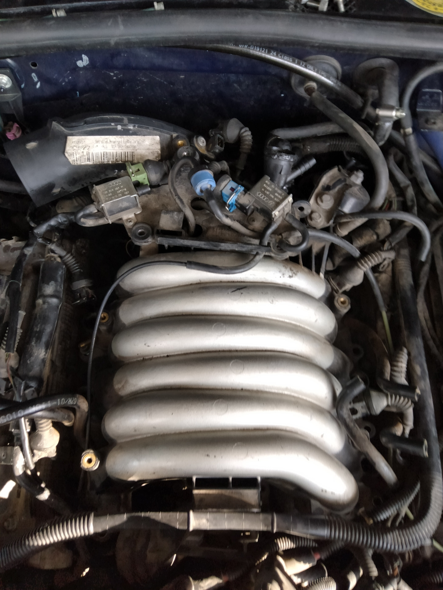 Замена редукционных клапанов — Audi A6 (C5), 2,4 л, 1998 года ...