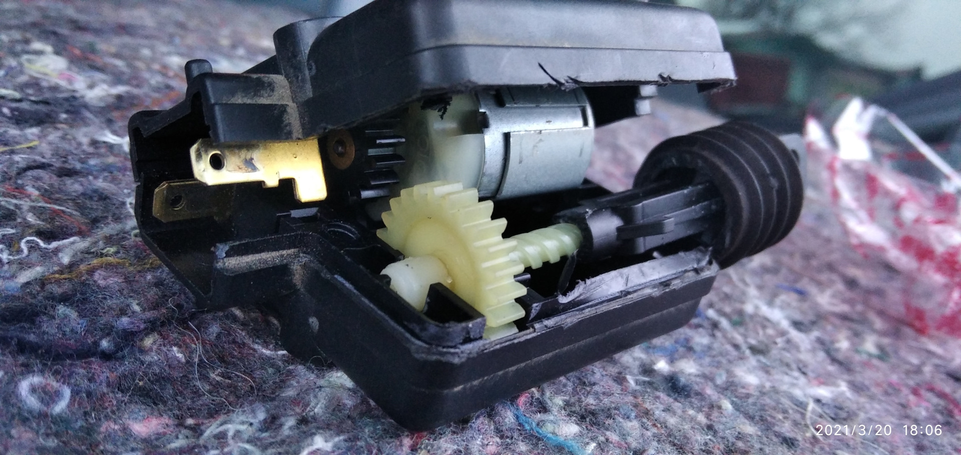 Центральный замок. Активаторы. — Renault Megane Scenic, 2 л, 1999 года ...