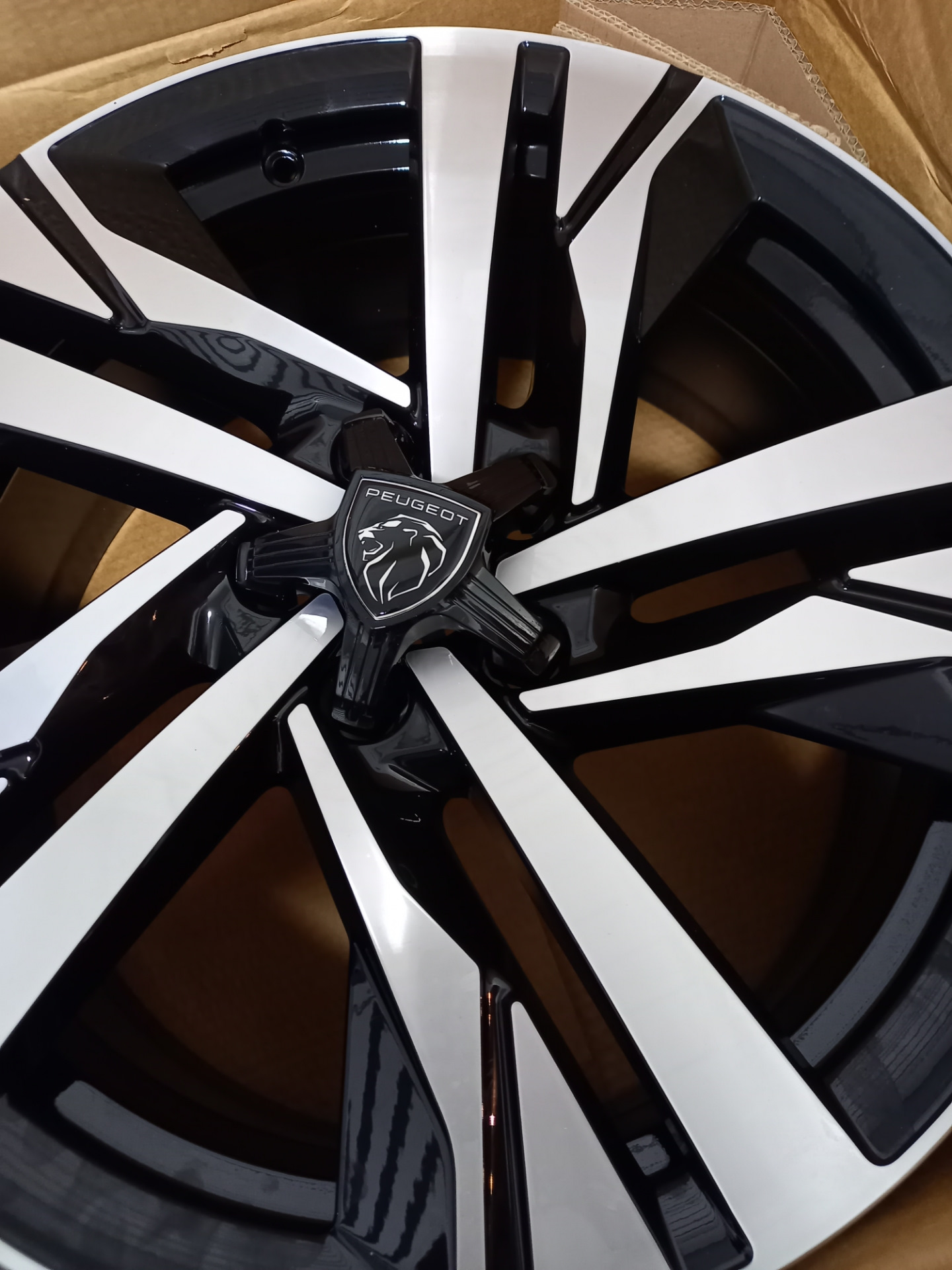 Крабы на ступицу. — Peugeot 508 SW (2G), 1,5 л, 2019 года | колёсные ...