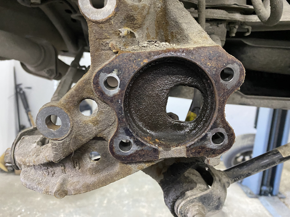 Замена ступичных подшипников — Lexus ES 300h (XV60), 2,5 л, 2013 года ...