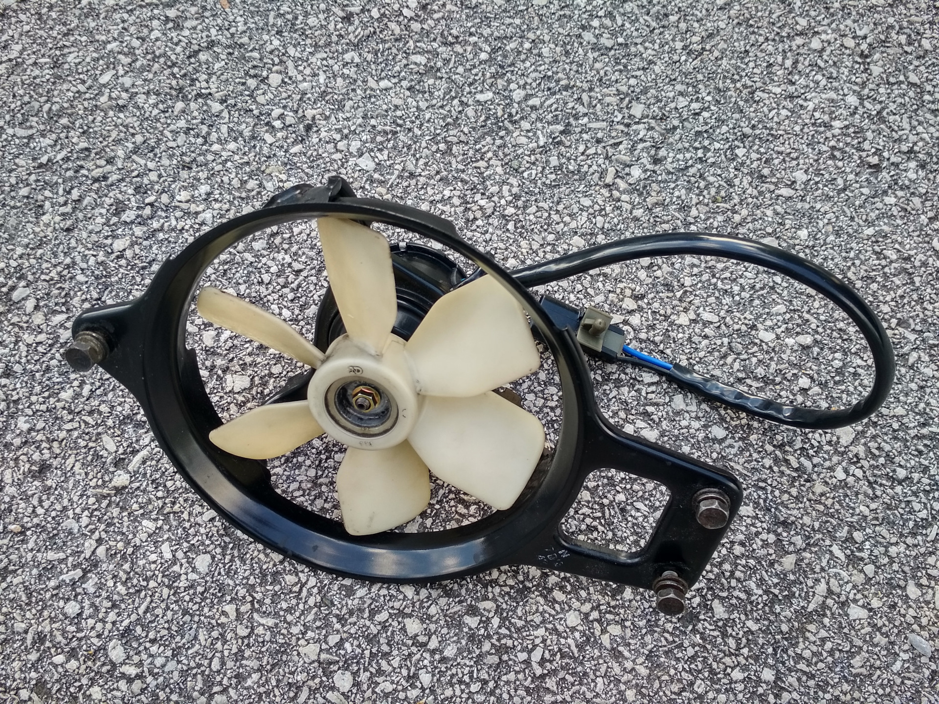 Замена вентилятора интеркулера — Mitsubishi L200 (3G), 2,5 л, 2004 года ...