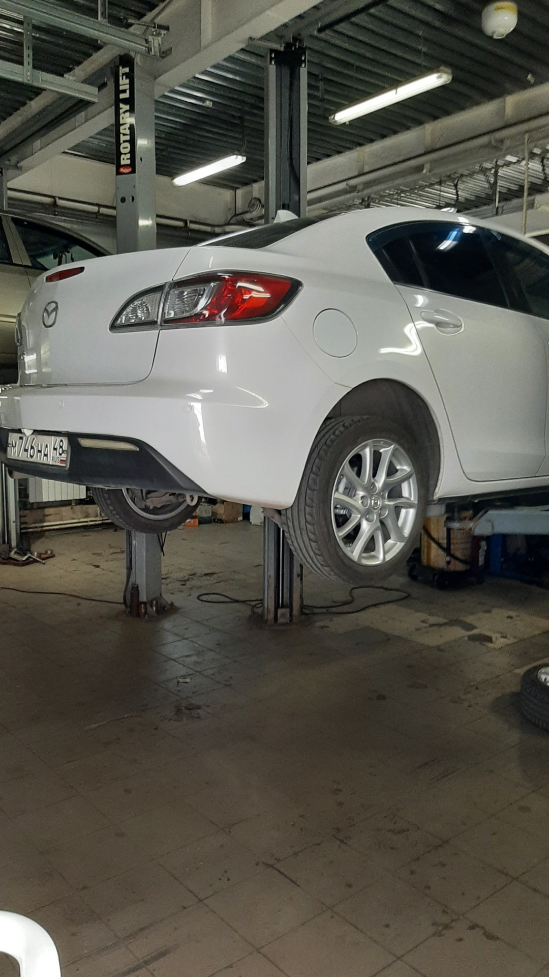 Заменил передний правый ступичный подшипник — Mazda 3 (2G) BL, 1,6 л, 2011 года | визит на ...