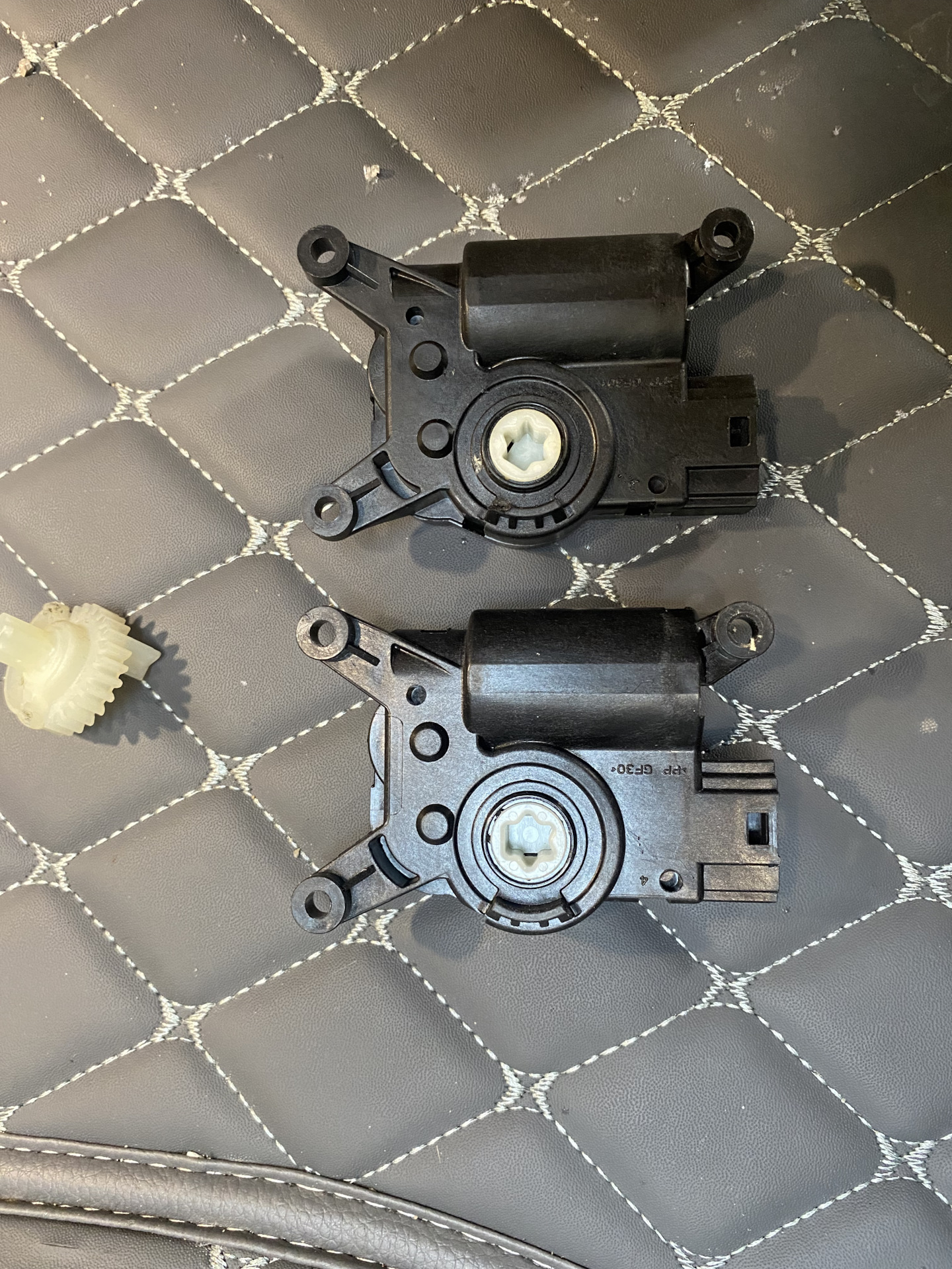 64. Сервоприводы печки — Skoda Octavia A7 Mk3, 1,8 л, 2016 года | своими руками | DRIVE2