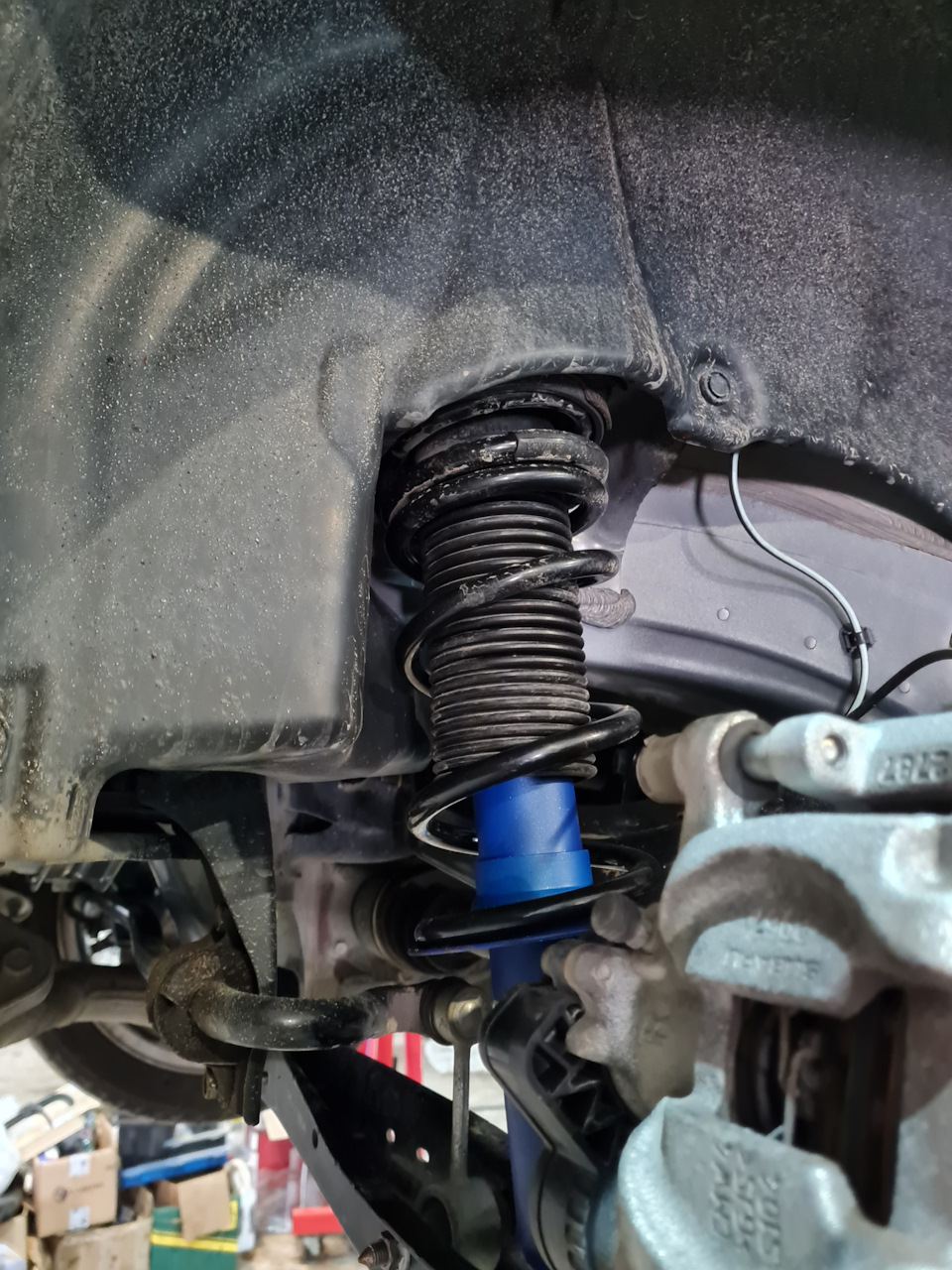 17. Замена стоек и амортизаторов. KYB New SR MC — Subaru Levorg (VM), 2 ...